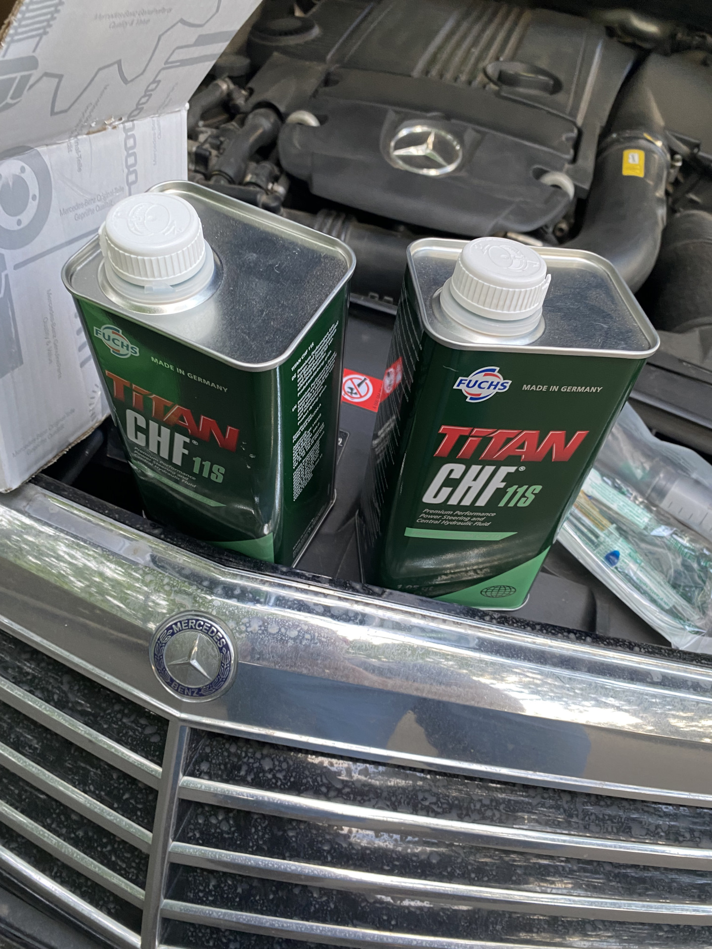 Замена бачка гур и жидкости — Mercedes-Benz E-Class (W212), 1,8 л, 2012 ...