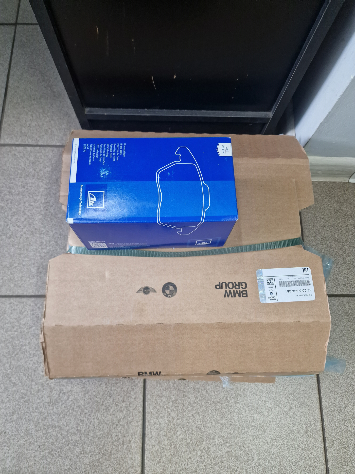 Задние диски с колодками. — BMW 7 series (F01/02), 3 л, 2013 года ...