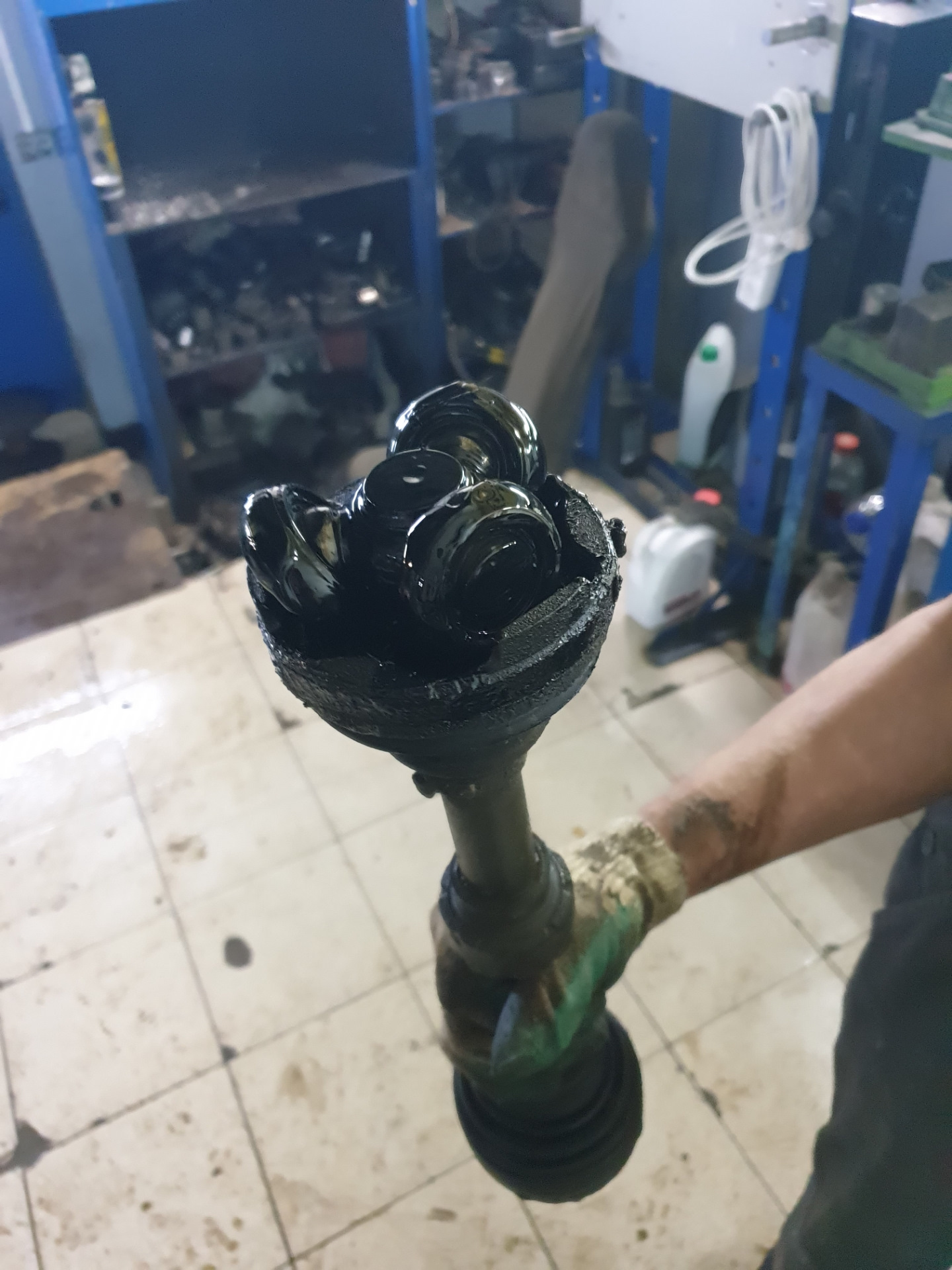 Замена правого пыльника внутреннего шруса, все норм едим дальше 😉😉😉 ...