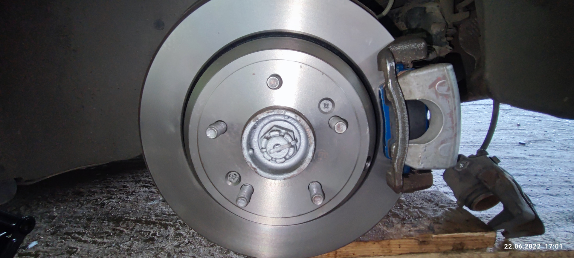 Замена задних тормозных дисков Hyundai Genesis своими руками — Hyundai ...