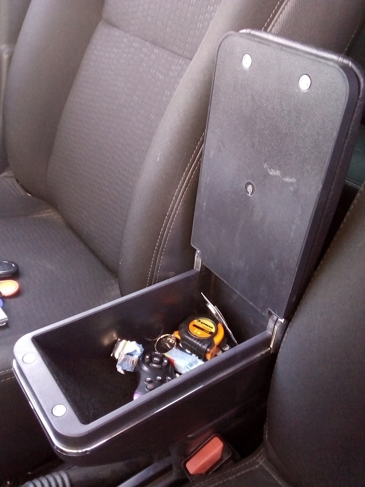 Подлокотник — Nissan Terrano III, 2 л, 2014 года | аксессуары | DRIVE2