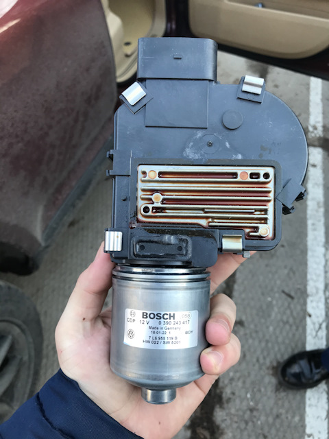 7L6955119B Мотор стеклоочистителя передний VAG | Запчасти на DRIVE2