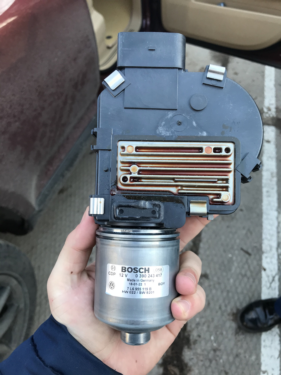 7L6955119B Мотор стеклоочистителя передний VAG | Запчасти на DRIVE2