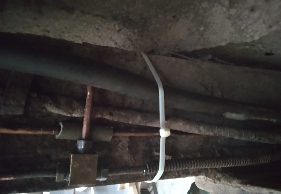 Замена прокладки вакуумного насоса на M271 mercedes SLK200 R171 ...