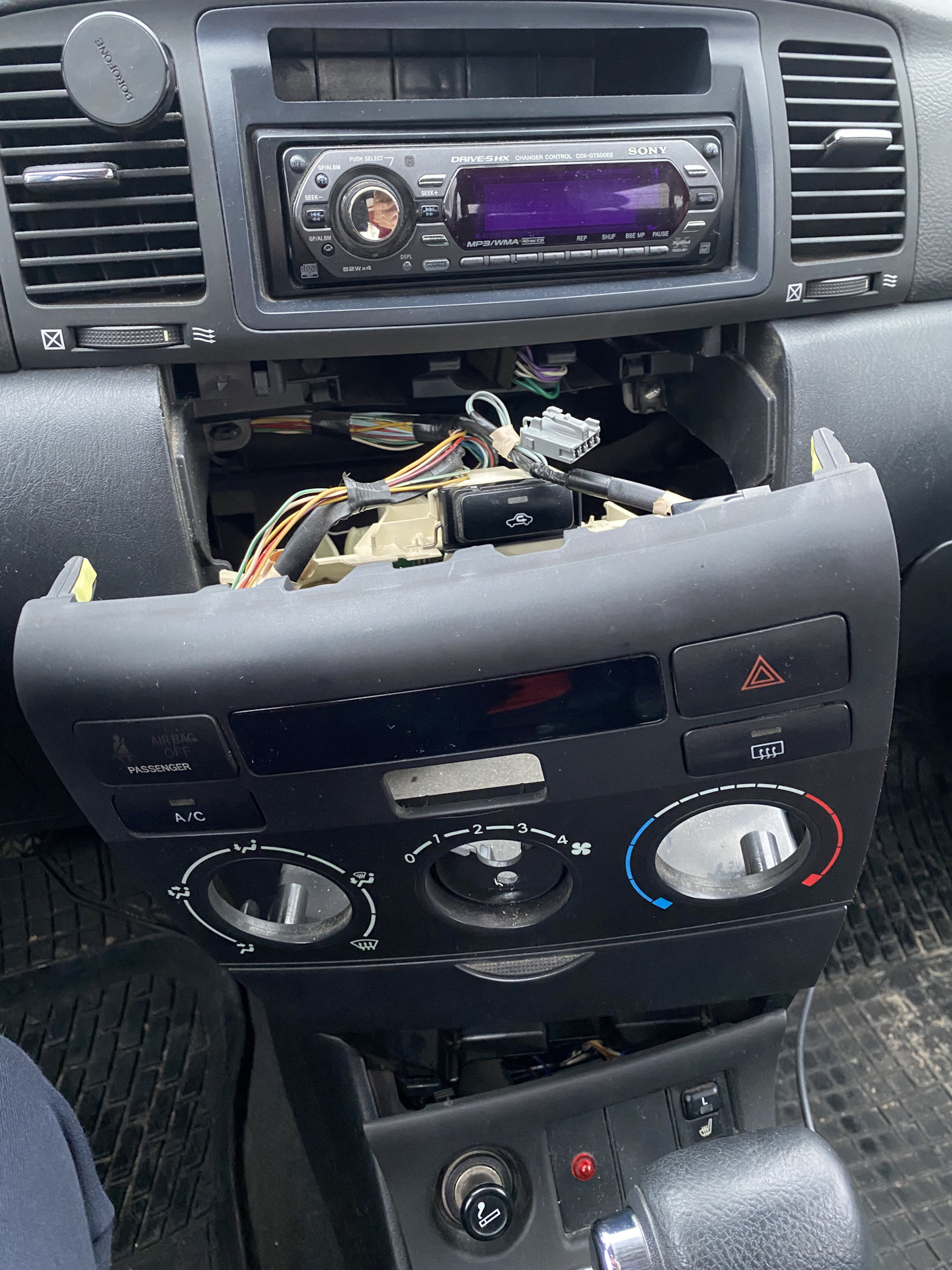 замена лампочки еще раз. — Toyota Corolla (120), 1,6 л, 2005 года ...