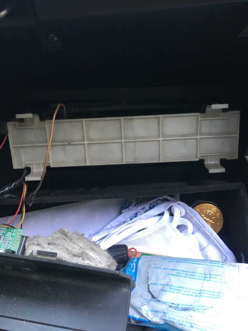 Замена салонного фильтра — Subaru Outback (BP), 2,5 л, 2004 года ...