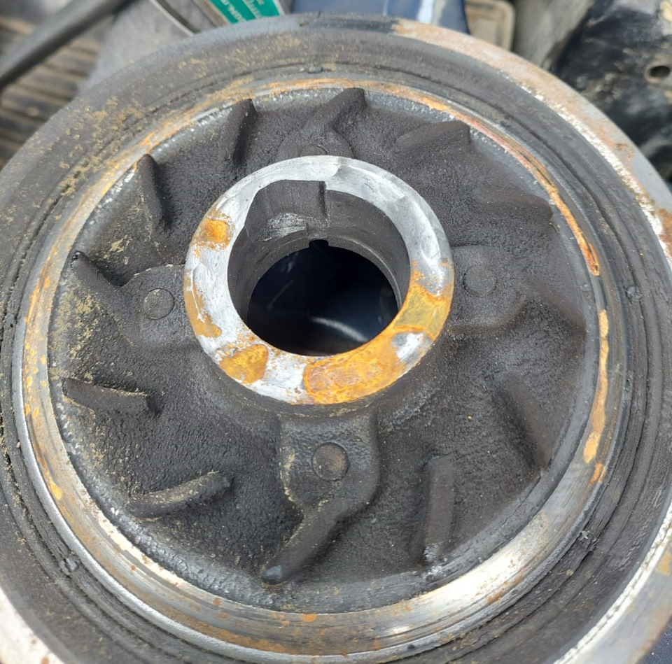 Разбило шкив, ремень ГРМ перескочил на 3 зубца, машина не ехала ...