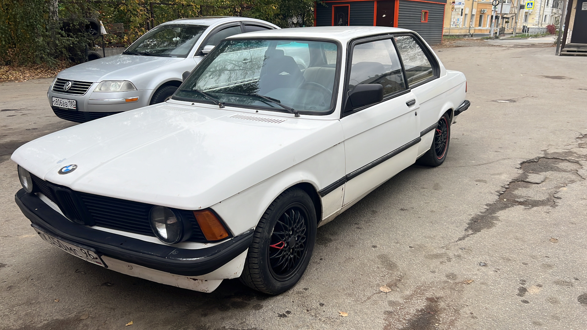 С первым снегом на Урале! — BMW 3 series (E21), 1,6 л, 1982 года | шины | DRIVE2