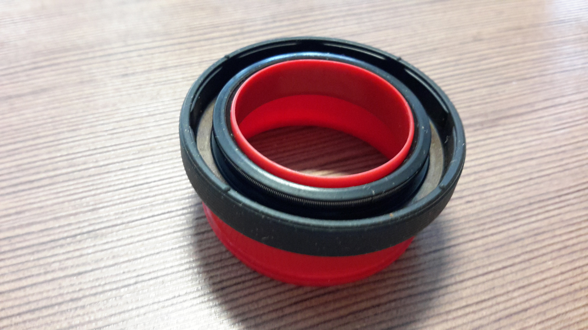 Сальники правого привода и первичного вала — Renault Scenic RX4, 2 л ...