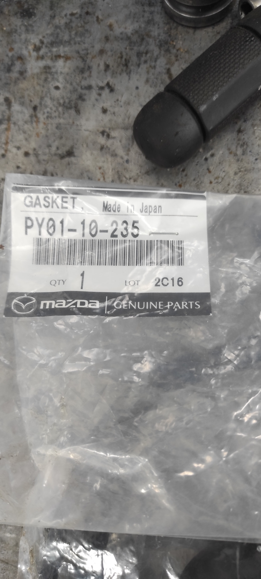 Замена прокладки клапанной крышки — Mazda CX-5 (1G), 2,5 л, 2015 года ...