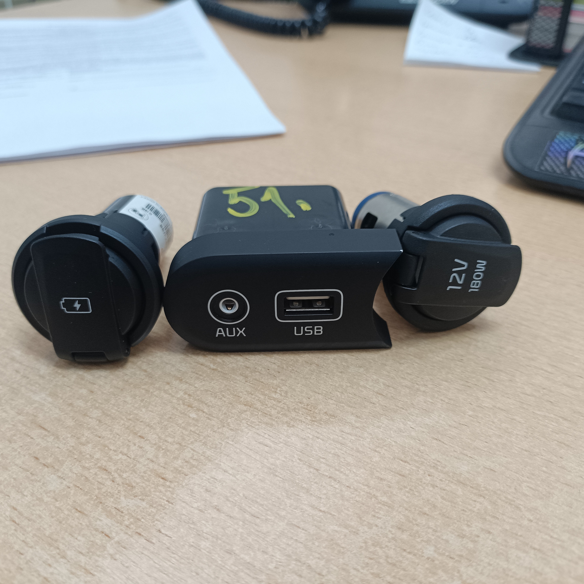 30. Меняем прикуриватель на USB зарядку — KIA Ceed (2G), 1,6 л, 2013 ...