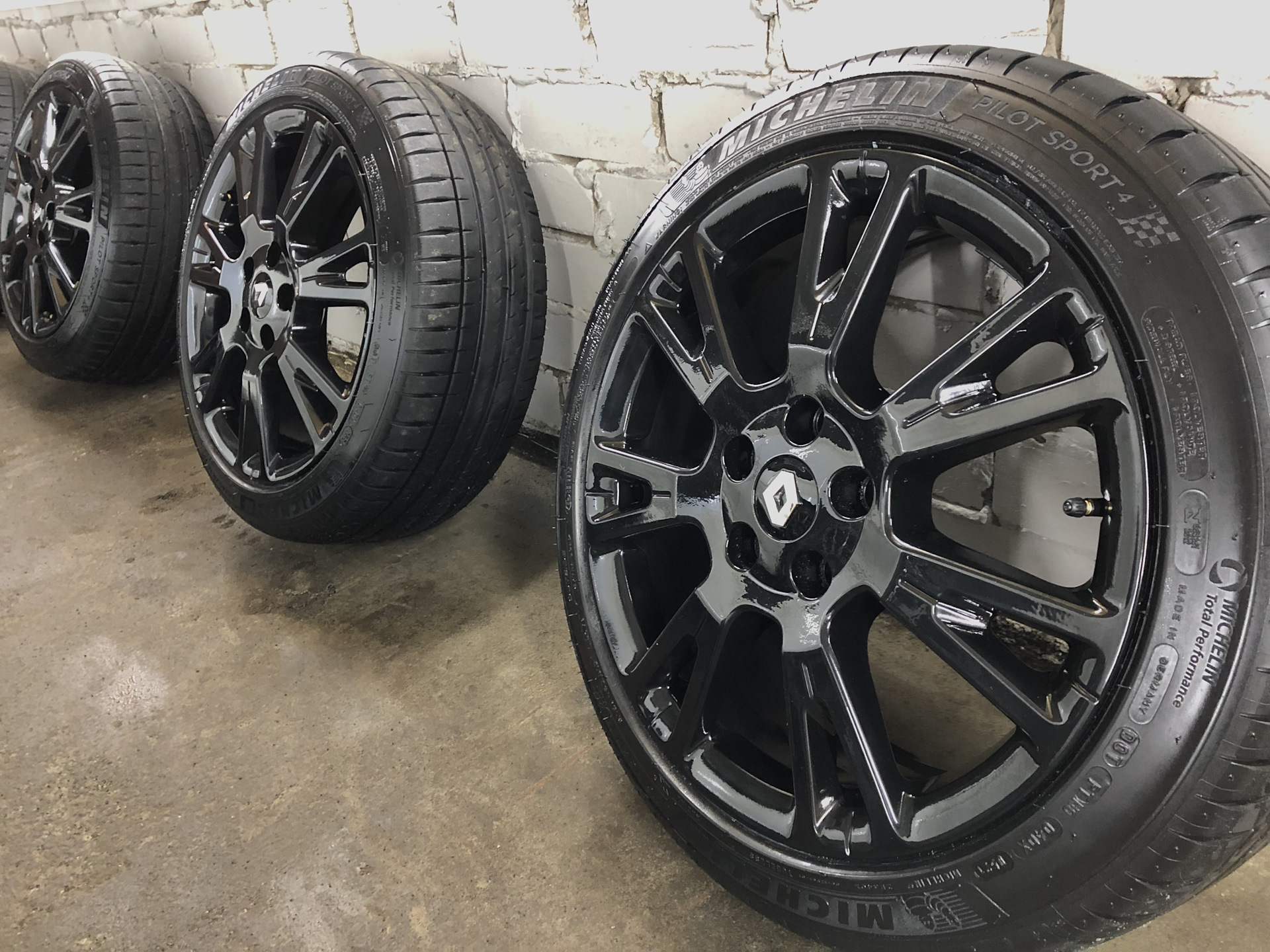 Clio 3 Cup Racer Speedlines + Michelin Pilot Sport 4 — Renault Clio III ...