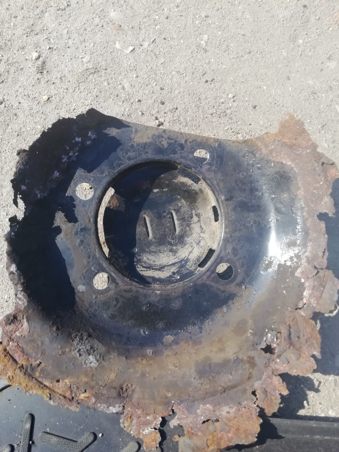 Замена тормозного щитка — Opel Astra J, 1,4 л, 2011 года | своими ...