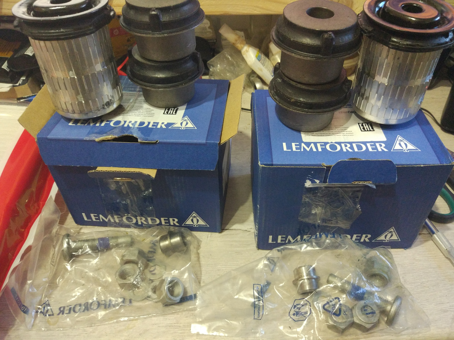 Сайлентблоки Передний нижний рычаг, салонный фильтр, маслоотделитель и уплотнительные кольца ...