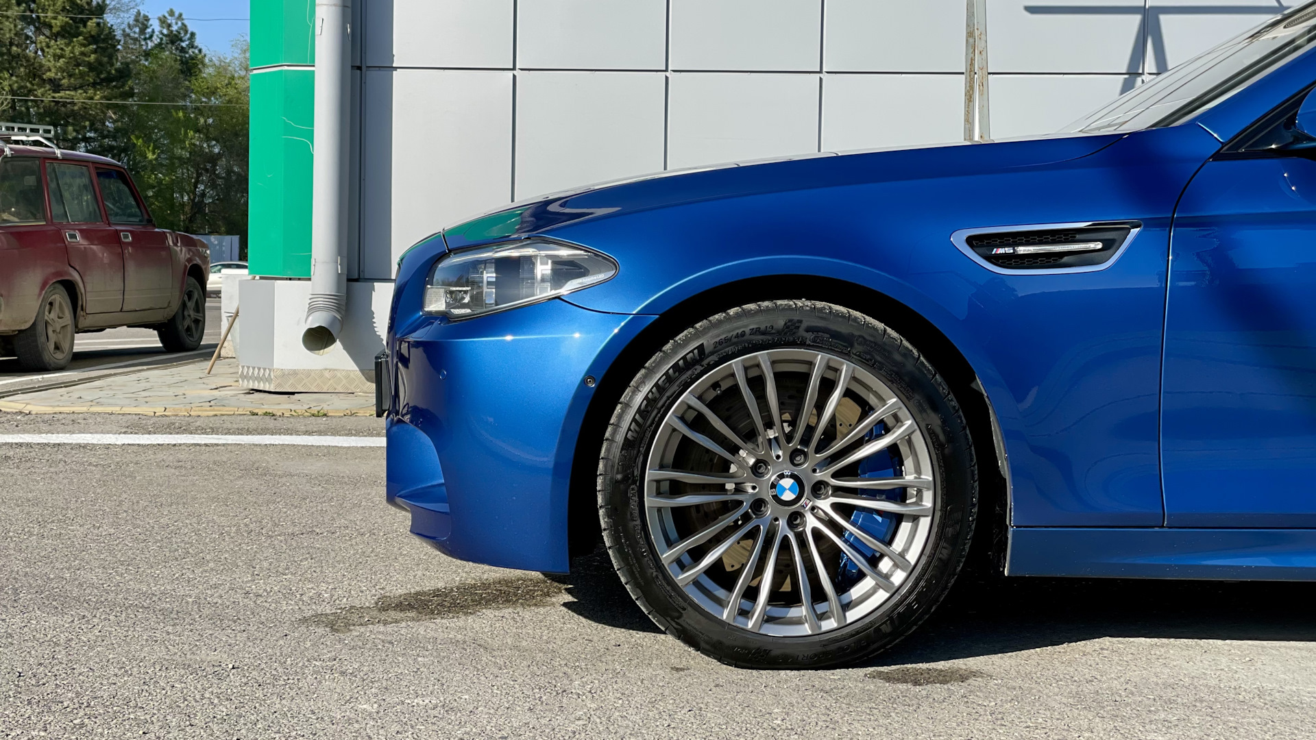 BMW M5 (F10) 4.4 бензиновый 2013 | 001 Monte carlo blue на DRIVE2