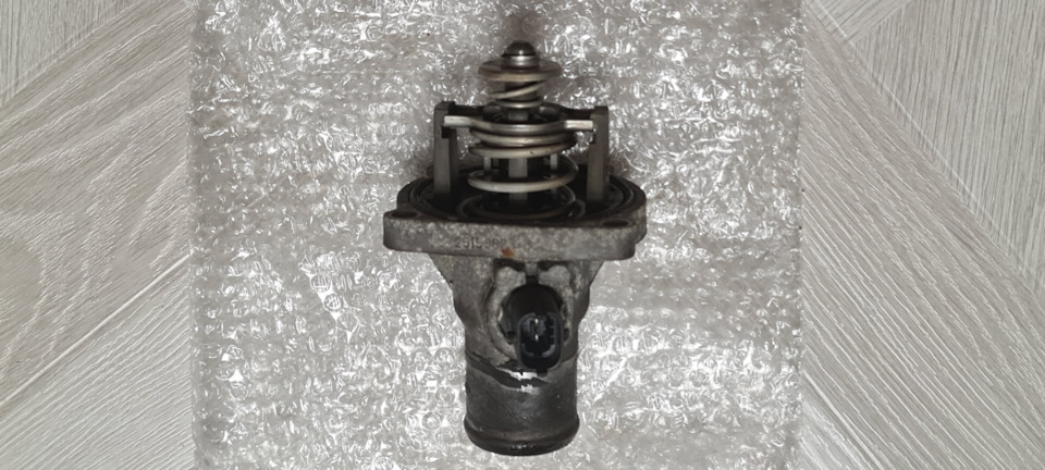 Термостат охлаждающей жидкости GM 25199829 на Opel Astra J, Chevrolet ...