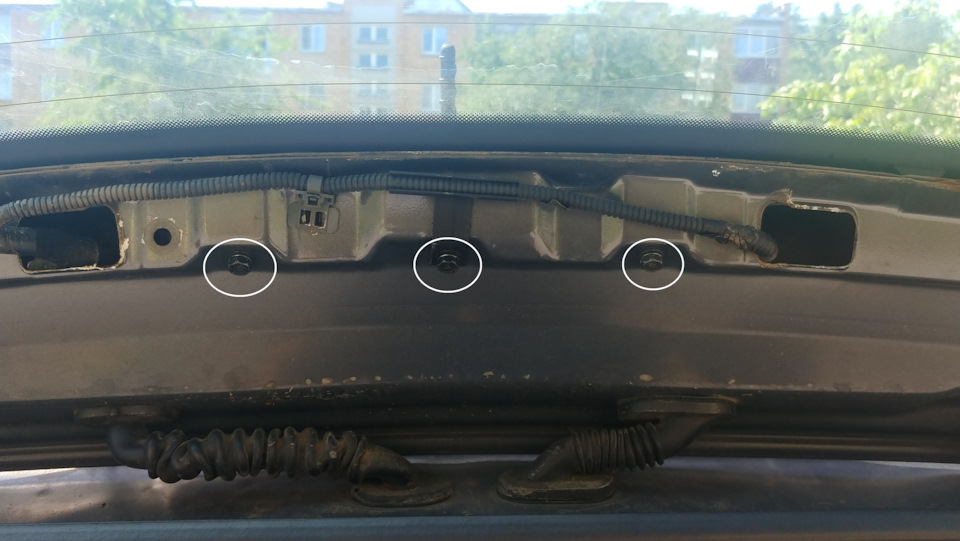 Форсунка омывателя заднего стекла. Замена. — KIA Ceed (1G), 1,6 л, 2010 ...
