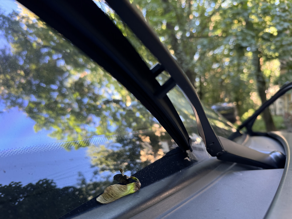 Крепеж крышки;Коврики и дворники — Land Rover Range Rover (3G), 4,4 л ...