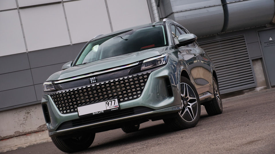 Evolute i-Space в деталях: осенний фотосет — Evolute i-Space, 1,5 л, 2025 года | фотография | DRIVE2