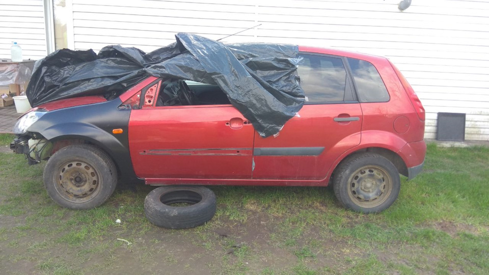 Невеселый пост, дтп — Ford Fiesta (Mk V), 1,3 л, 2006 года | ДТП | DRIVE2