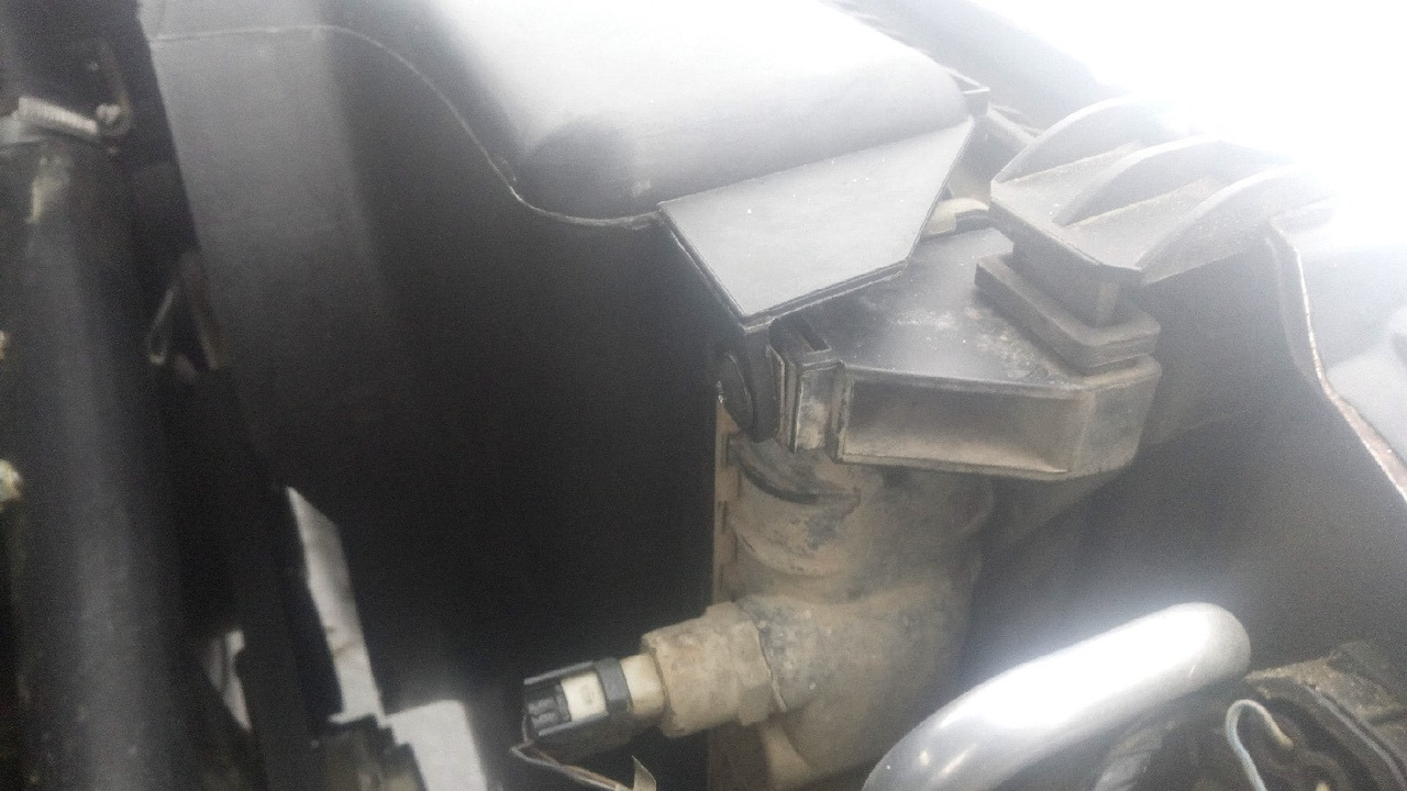 Диффузор радиатора дорест. — BMW 5 series (E39), 2,8 л, 1998 года ...