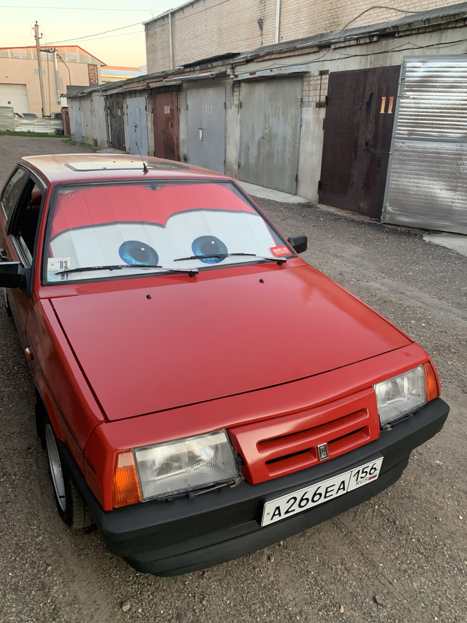 Солнцезащитная шторка с глазами из мультфильма ТАЧКИ — Lada 2108, 1,3 л ...