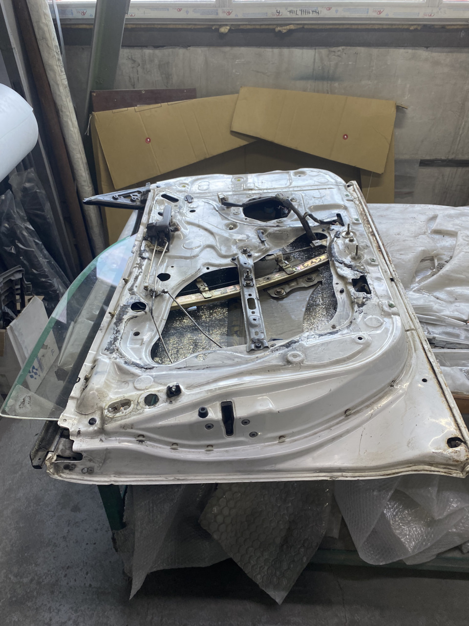 Купил стеклоподъемник в сборе с дверью🙃 — Toyota Mark II (90), 2,5 л ...
