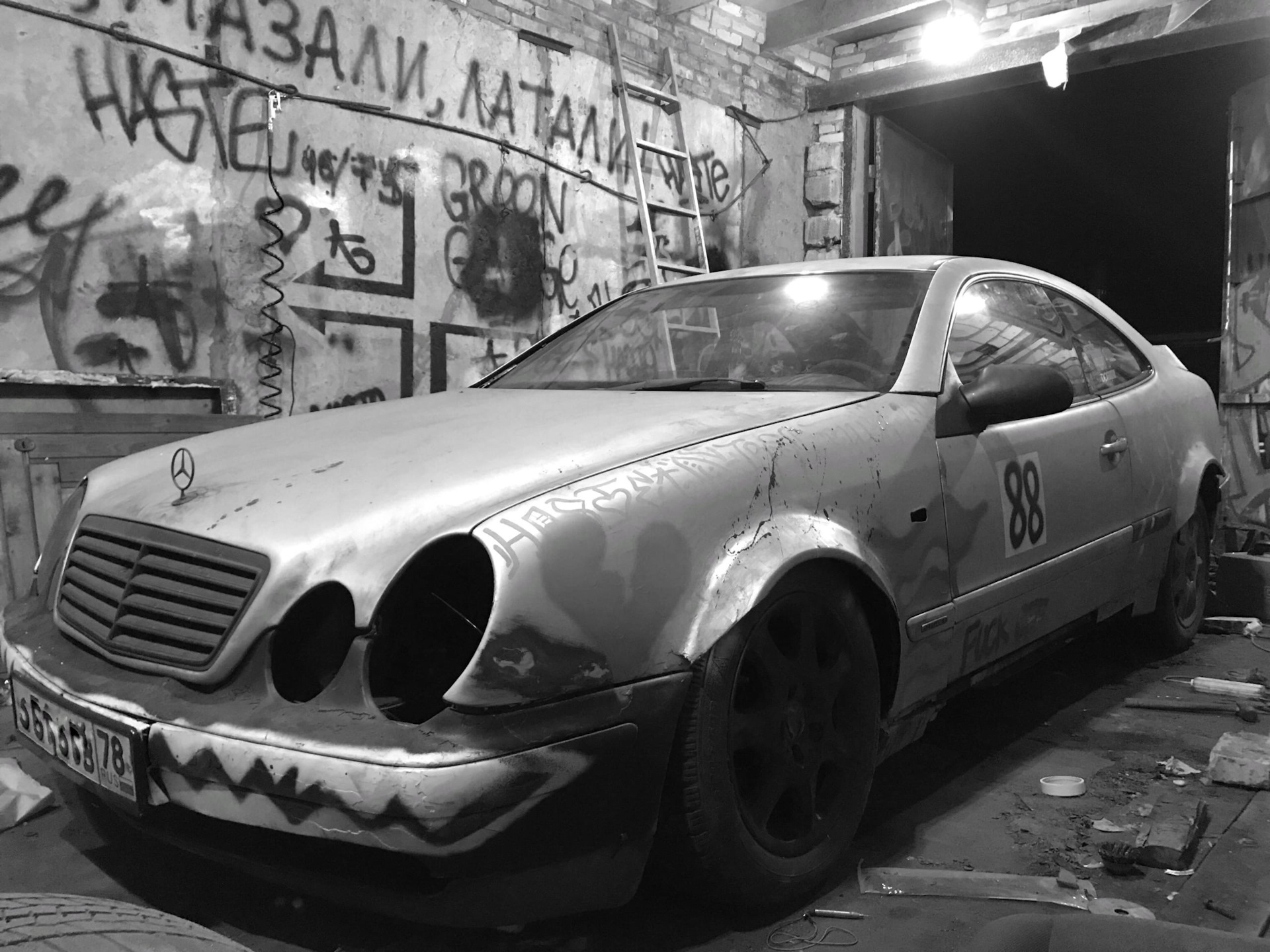 Ранен но не убит — Mercedes-Benz CLK (W208), 2,3 л, 1998 года ...