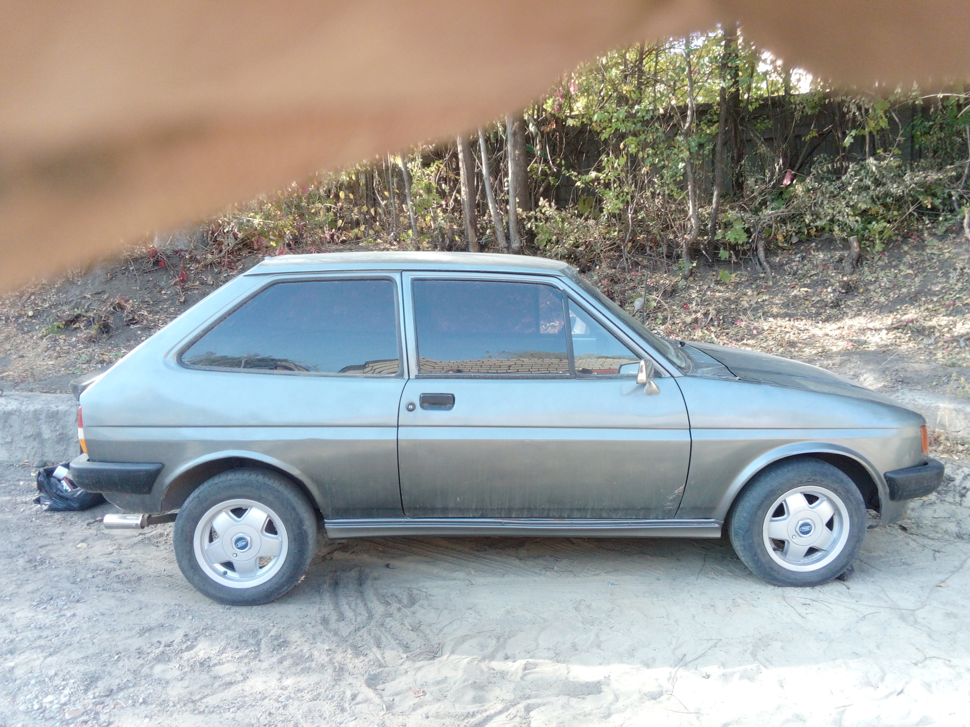 Порожки накладки — Ford Fiesta (Mk II), 1,4 л, 2019 года | тюнинг | DRIVE2