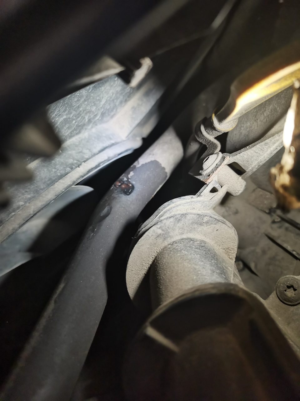 Трубки отопителя — Ford Fiesta (Mk V), 1,4 л, 2007 года | запчасти | DRIVE2