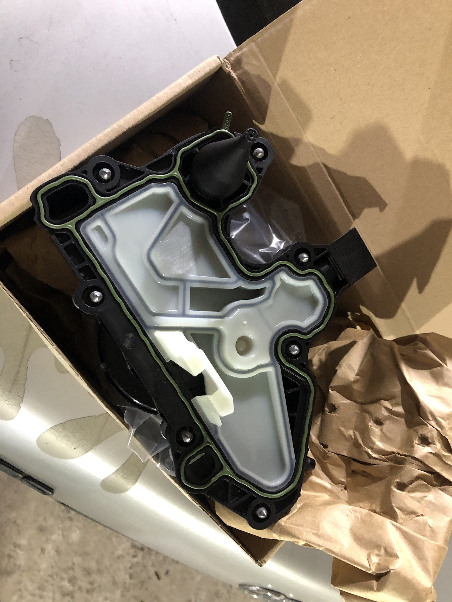 Замена маслоотделителя — Volkswagen Golf GTI Mk7, 2 л, 2016 года ...