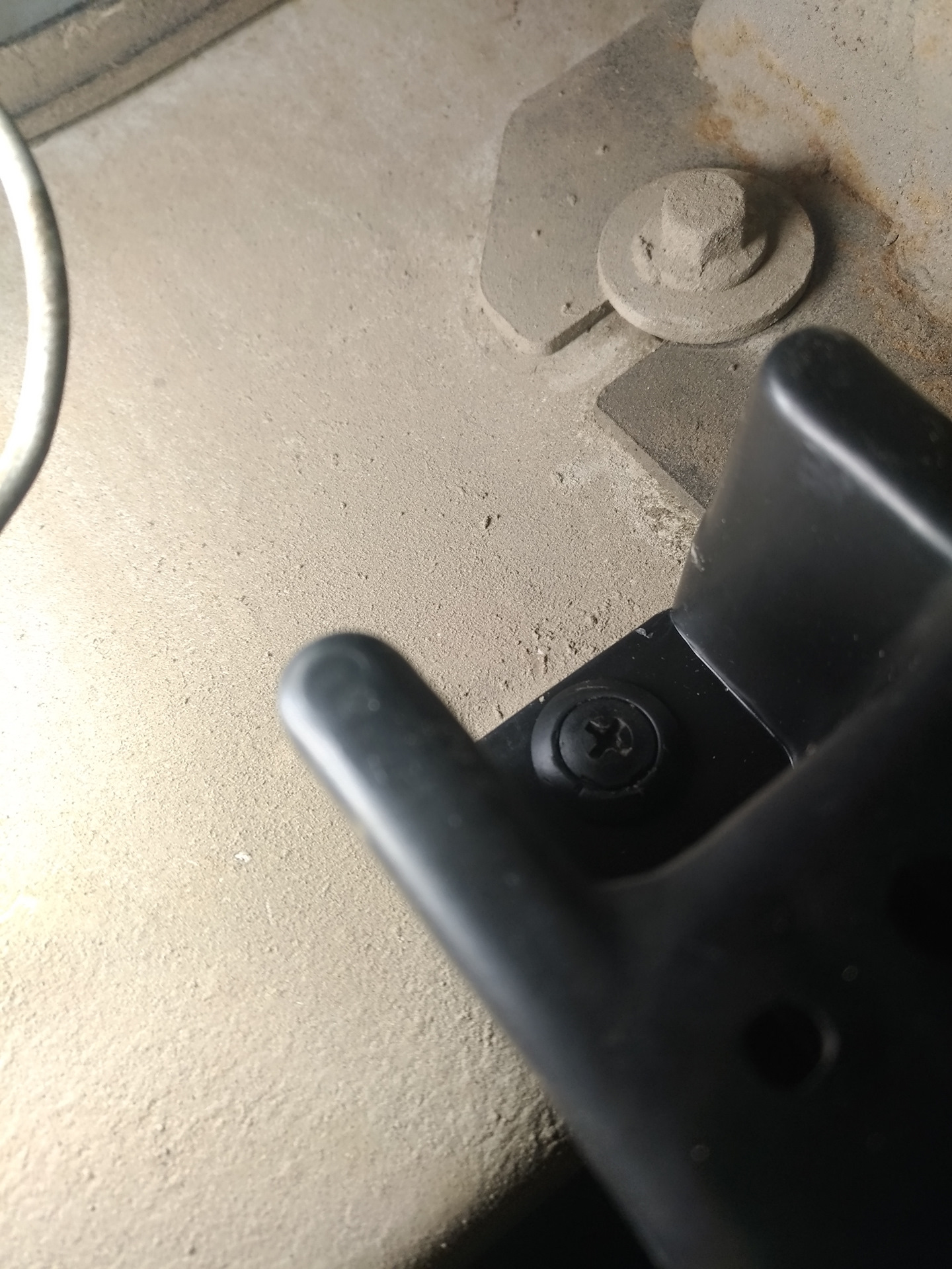 Пыльник радиатора и кронштейны заднего бампера — Ford Mondeo IV, 2 л ...