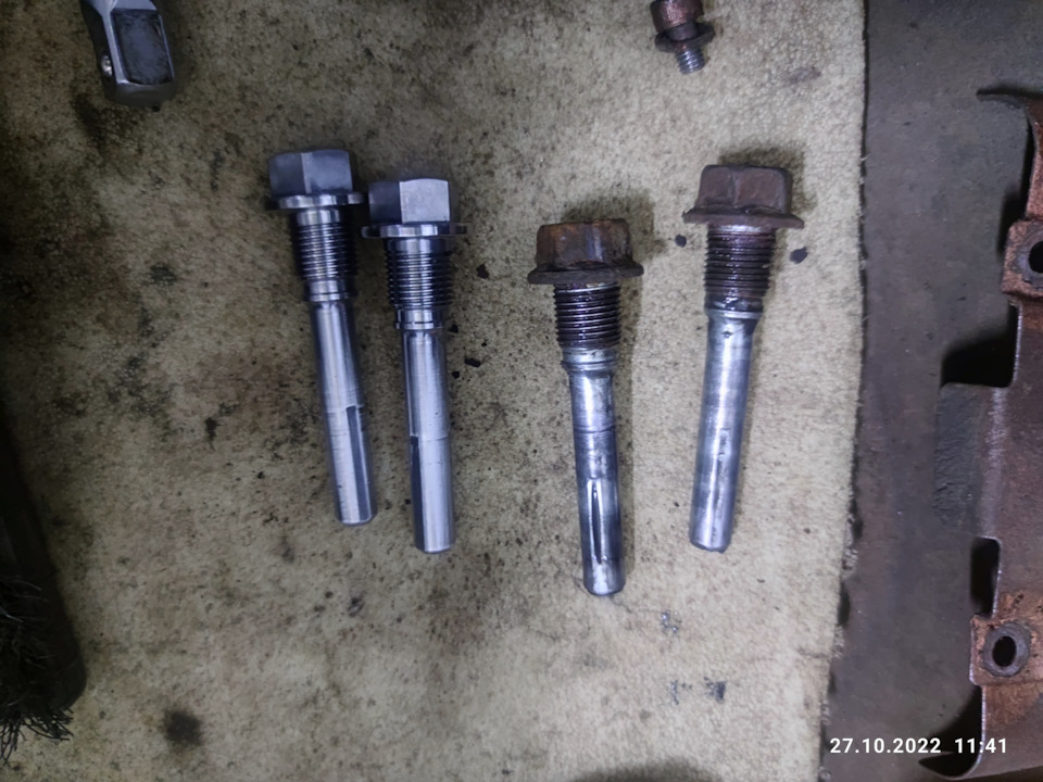 259. Замена направляющих задних суппортов Toyota 47715-22010 на ...