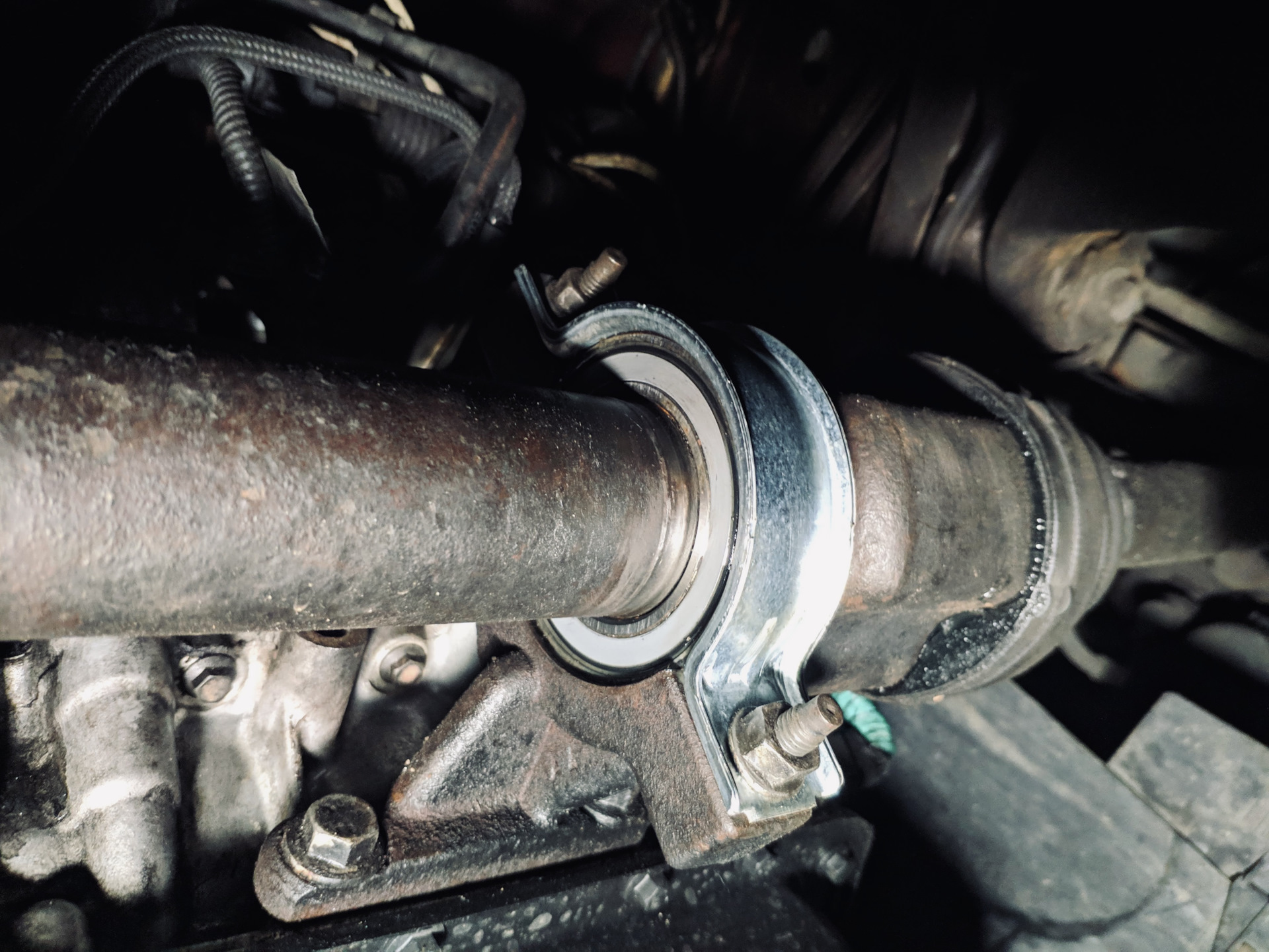 Вибрация при разгоне (обслуживание привода) — Volvo V50, 1,6 л, 2008 ...