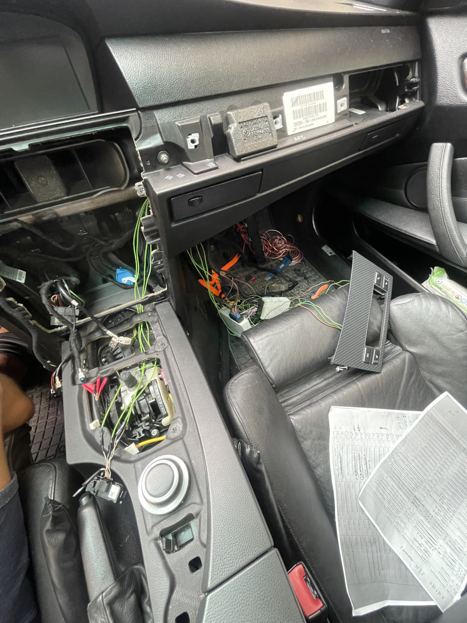 Установка рестайл консоли SZM на 2004 дорестайл — BMW 5 series (E60), 3 ...