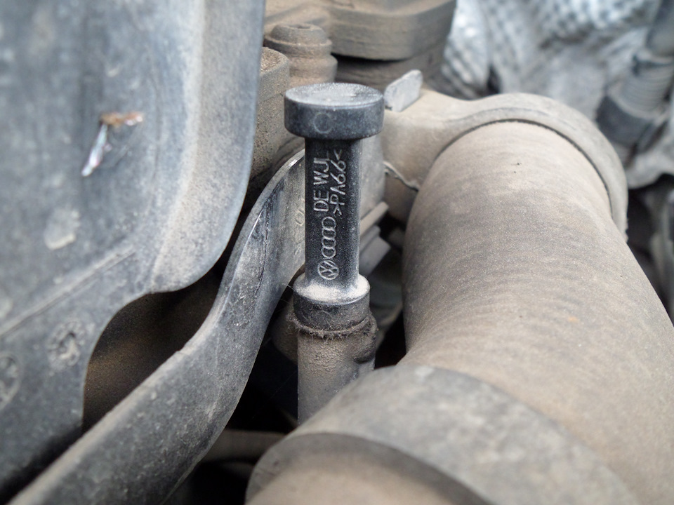 Масляный щуп 3.6 FSI бензин (VW CMTA или CGRA) — Volkswagen Touareg (2G ...