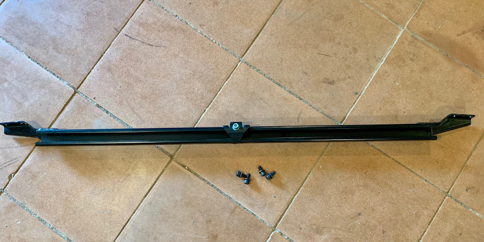 Установка распорки (дополнительного усилителя) передних стоек ...