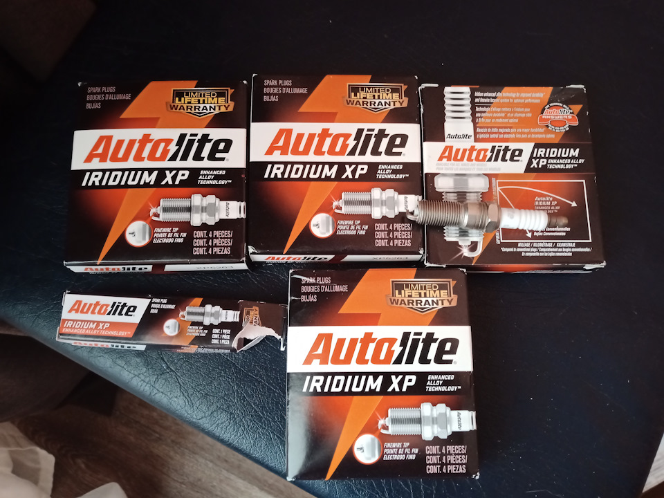 Замена свечей, ревизия системы зажигания. — Dodge Durango II, 5,7 л ...