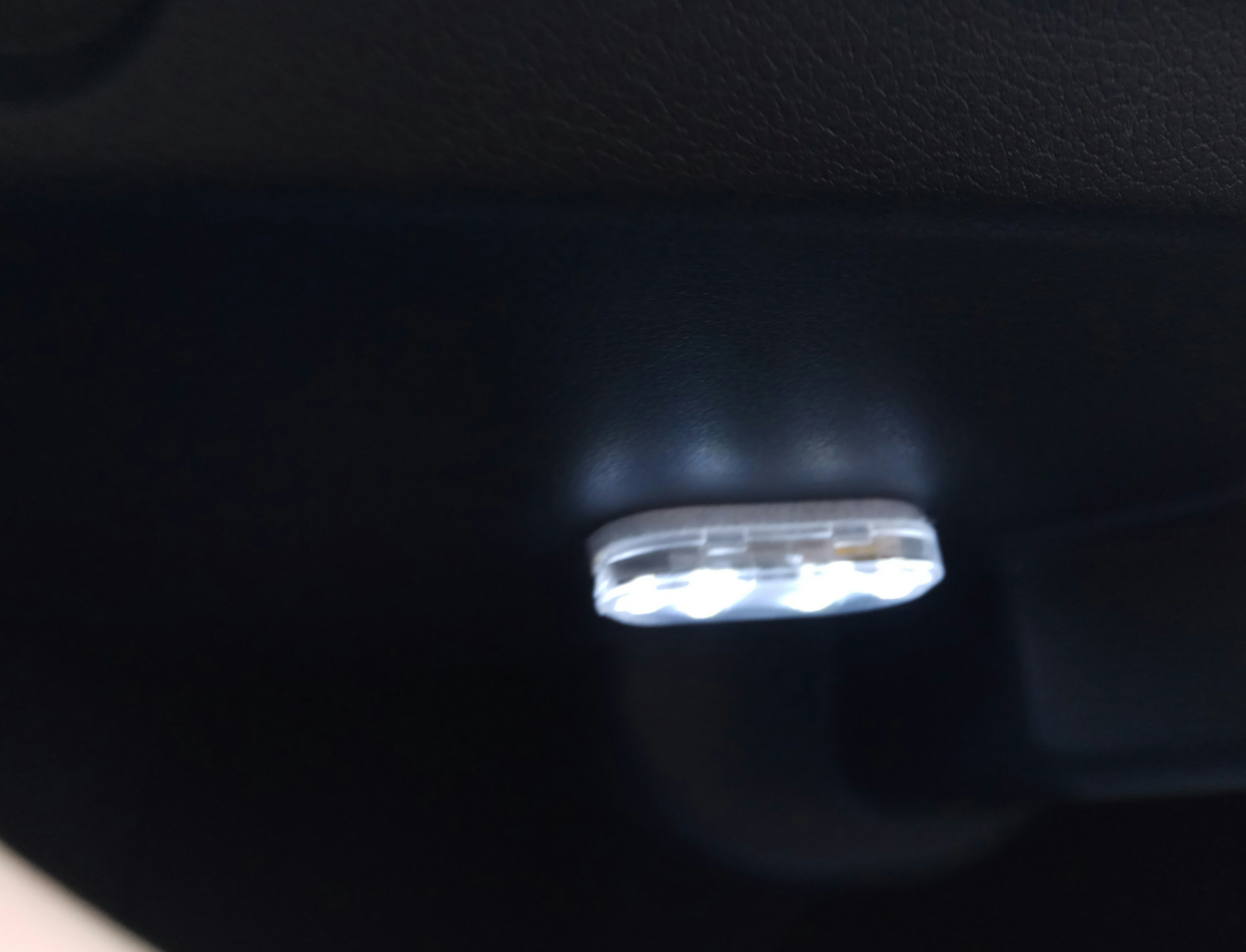 Освещение в бардачок Volgswagen Polo sedan — Volkswagen Polo Sedan, 1,6 ...