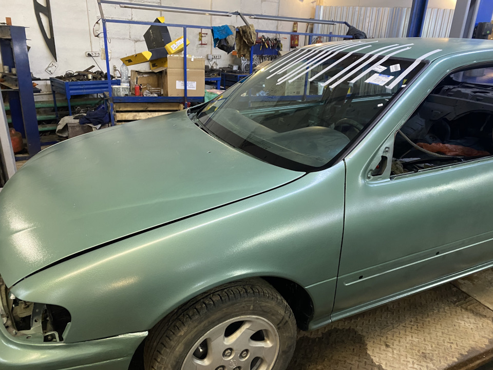 Вклеили новое лобовое стекло 👨‍🔧 — Nissan Sunny (B14), 1,5 л, 1997 года | визит на сервис | DRIVE2