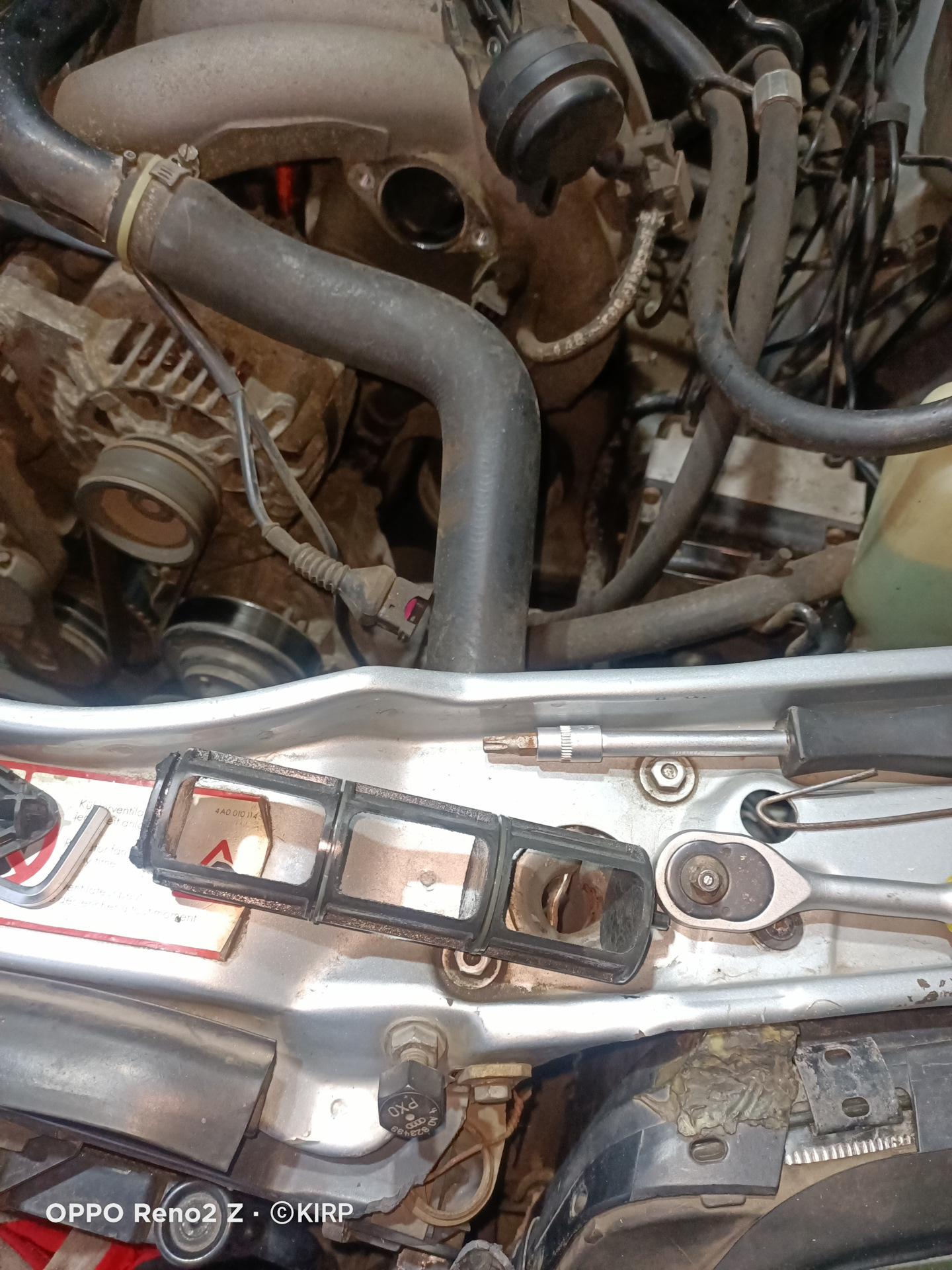 058133613 поворотный скользящий клапан двигателя — Audi A6 (C4), 1,8 л ...