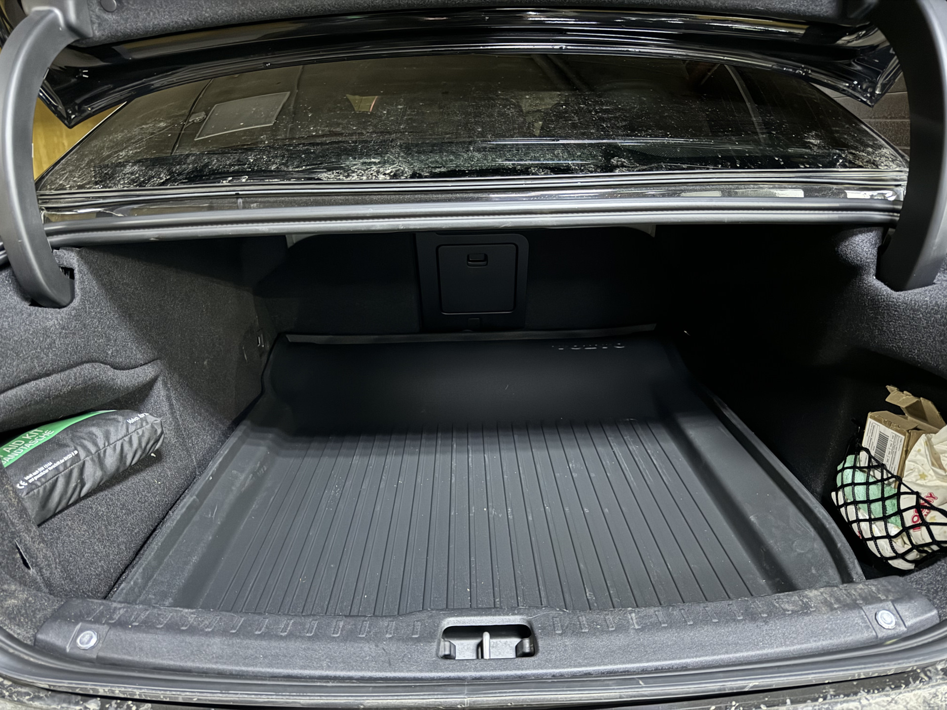 #10 Коврик багажника — Volvo S90 (2G), 2 л, 2018 года | просто так | DRIVE2