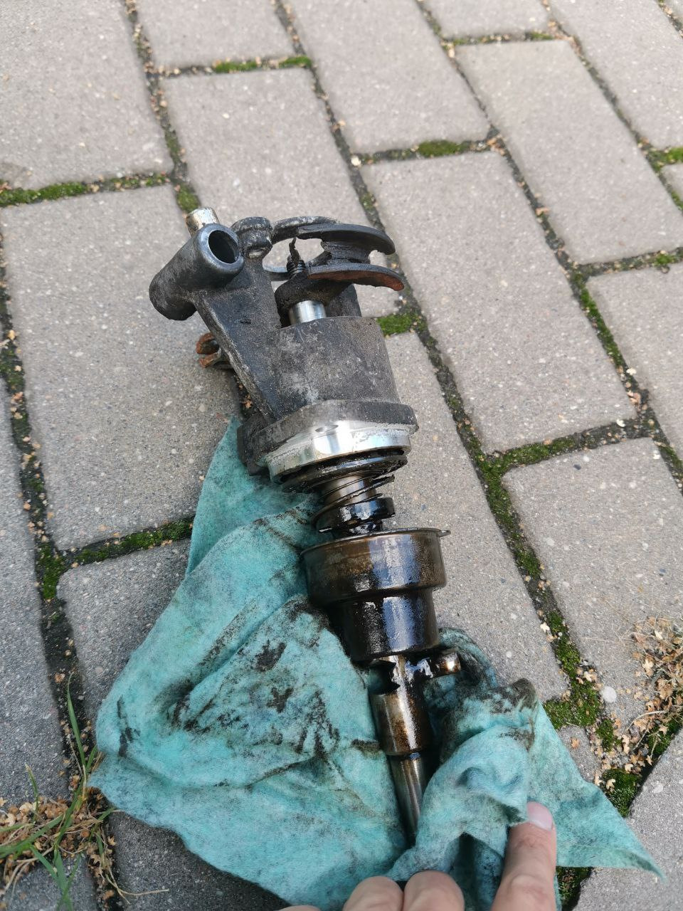 Переборка механизма выбора передач. — Volkswagen Golf Mk3, 1,9 л, 1995 ...