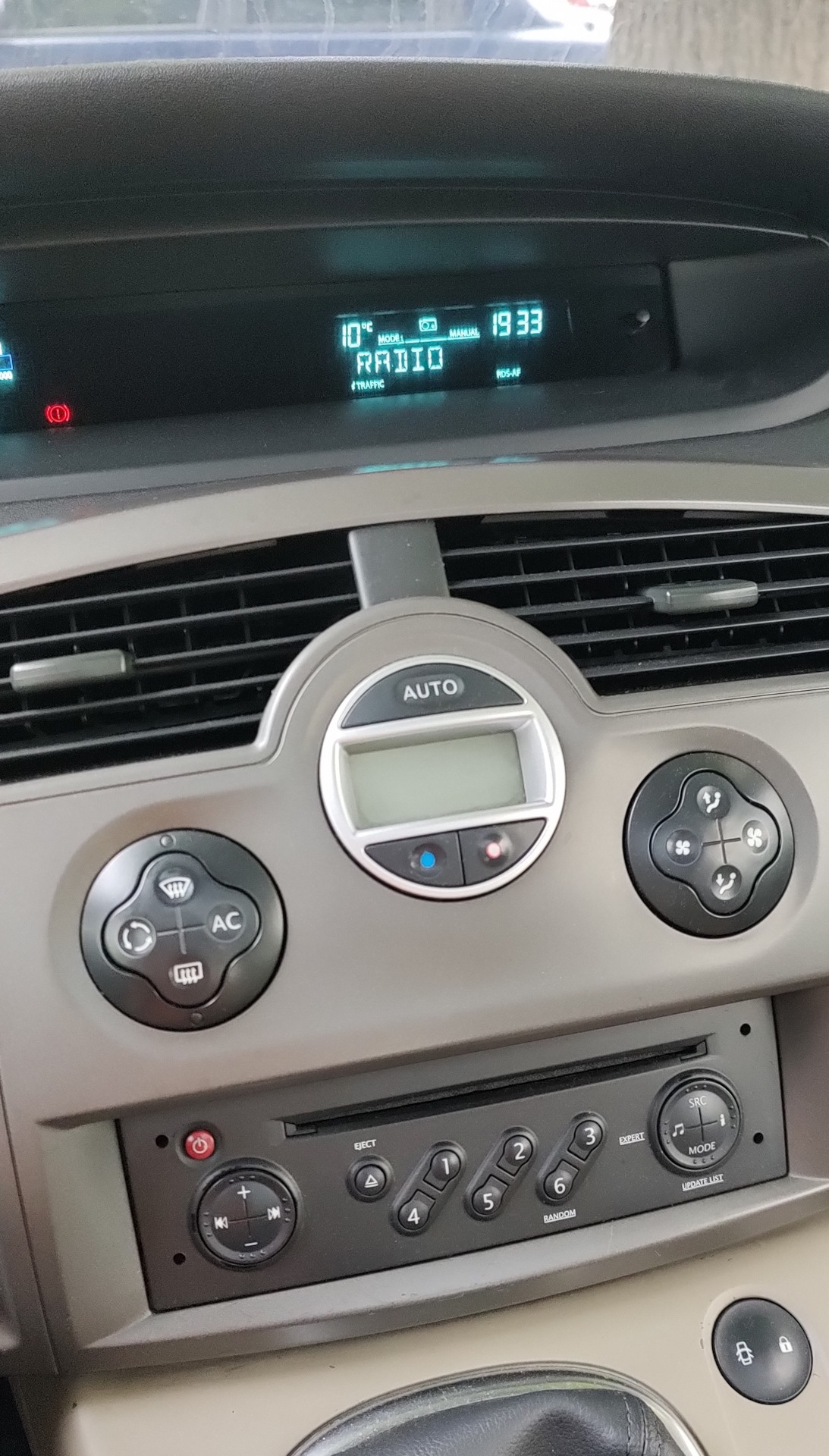 Заміна магнітоли Update List на Cabasse Auditorium Tronic (Update List ...