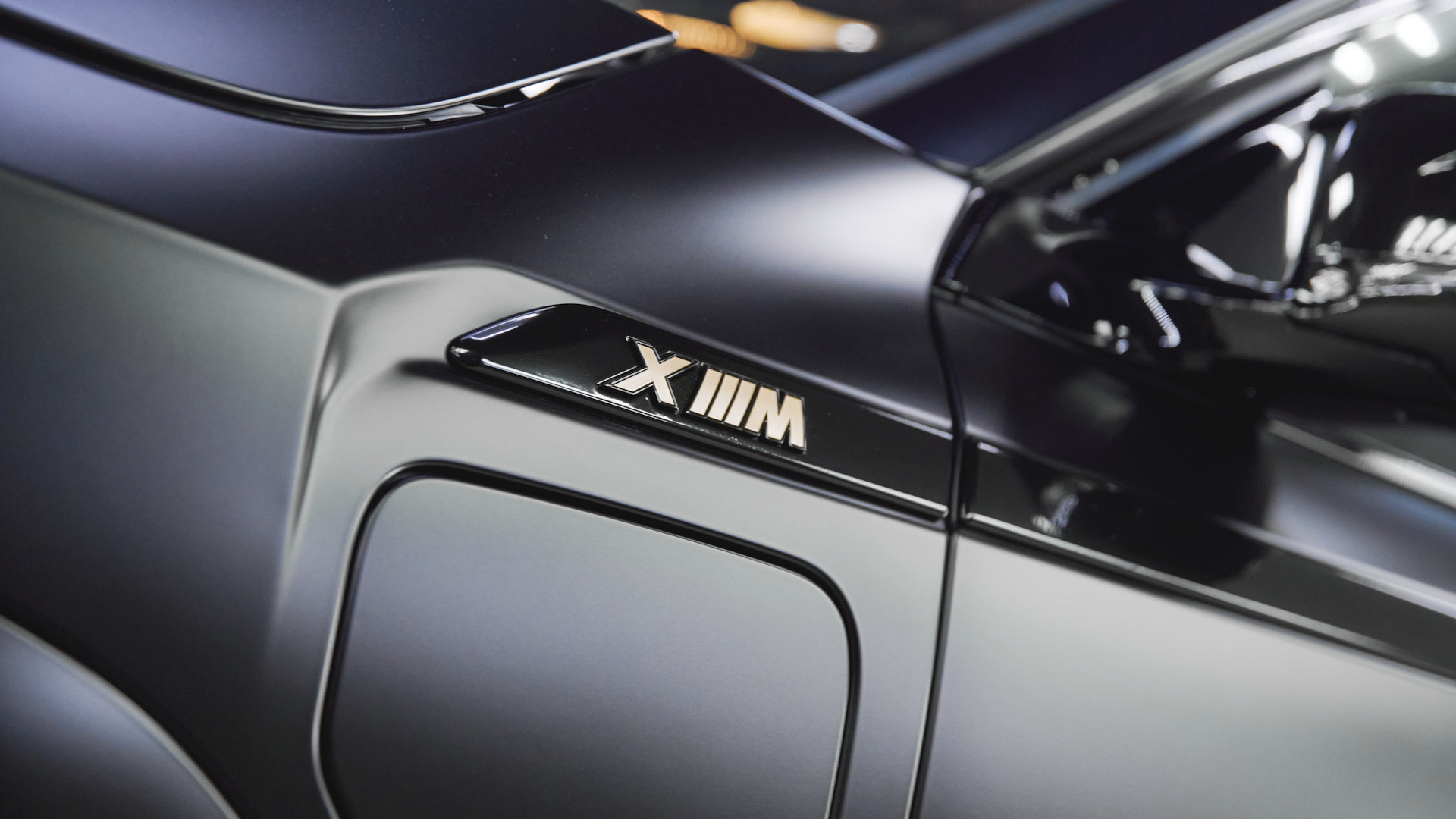 BMW XM (G09) 4.4 гибридный (Plug-in) 2023 | Night Gold на DRIVE2