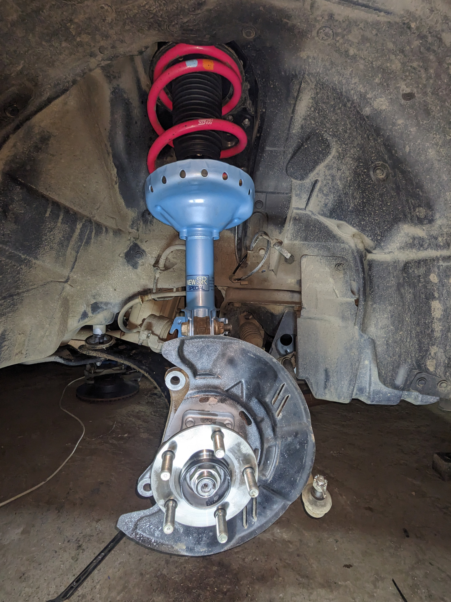 Ремонт ходовой части и замена масла.(сайлентблоки, рейка, чашки ...