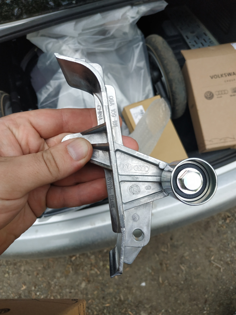 06A109181 Ролик натяжной ремня ГРМ VAG | Запчасти на DRIVE2