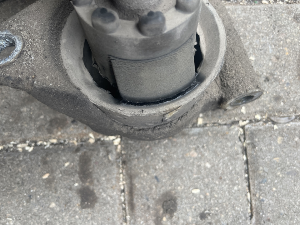 Замена опор (подушек) двигателя. — Opel Astra H, 1,3 л, 2006 года ...