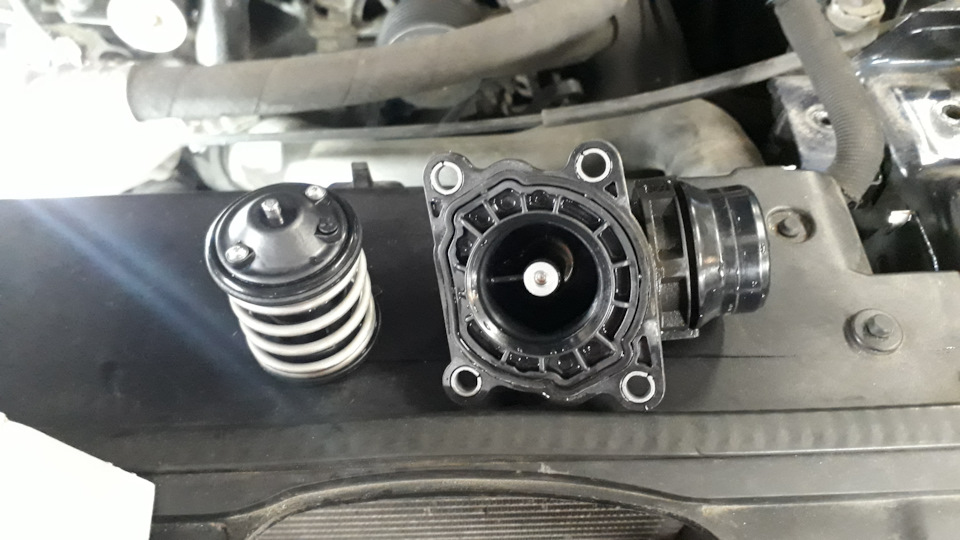 Плановое ТО: чистка впускного коллектора, замена свечи накаливания ...