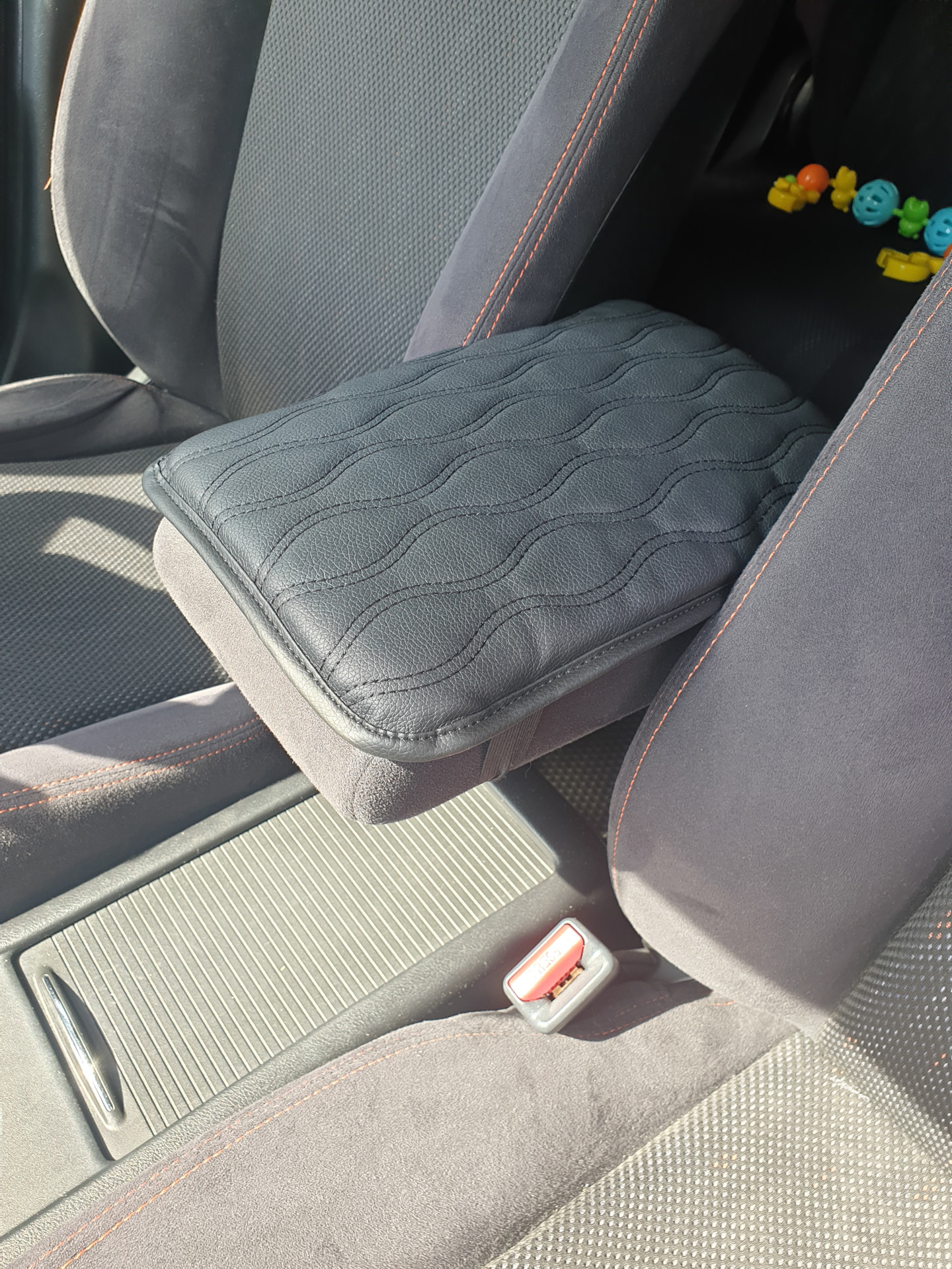 Подушка на подлокотник нужна ли ?! — Honda Stream, 1,8 л, 2010 года ...